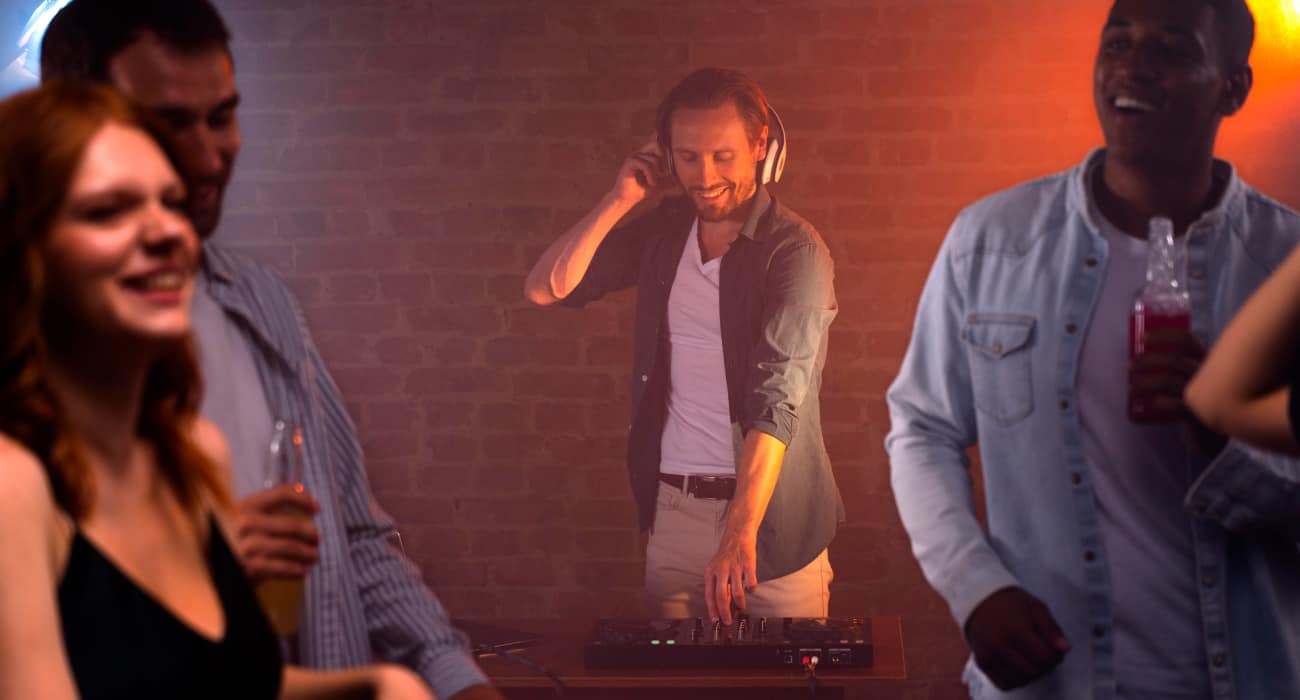 Music You Should Listen to While Drinking | HeadphonesProReview