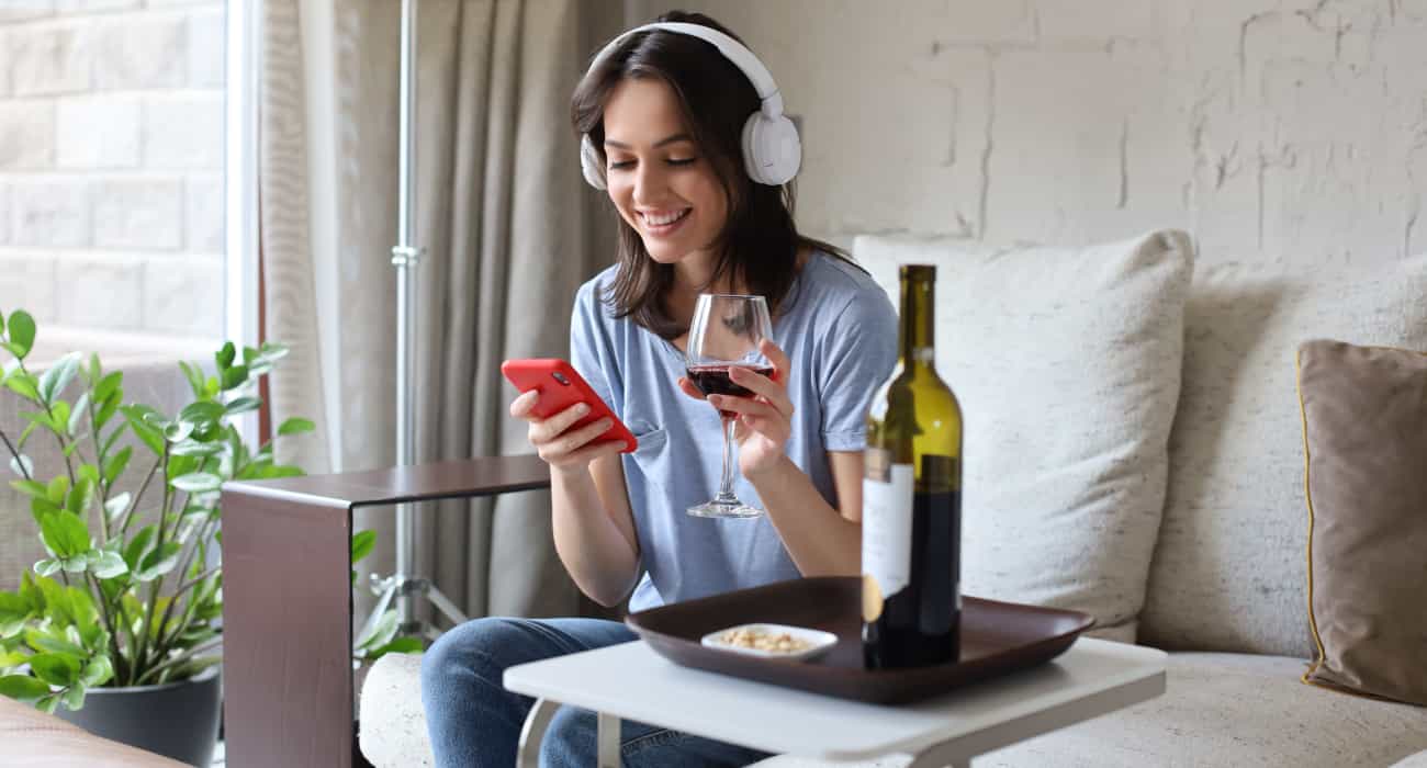 Music You Should Listen to While Drinking | HeadphonesProReview