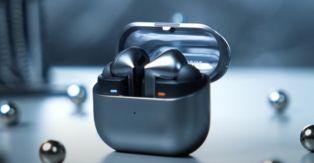 8 Best Travel Earbuds in 2025 | HeadphonesProReview